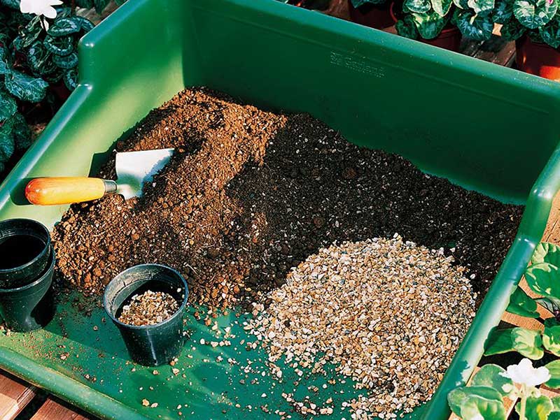Gör egen jord - Blanda rätt till kruka och trädgård | Wexthuset